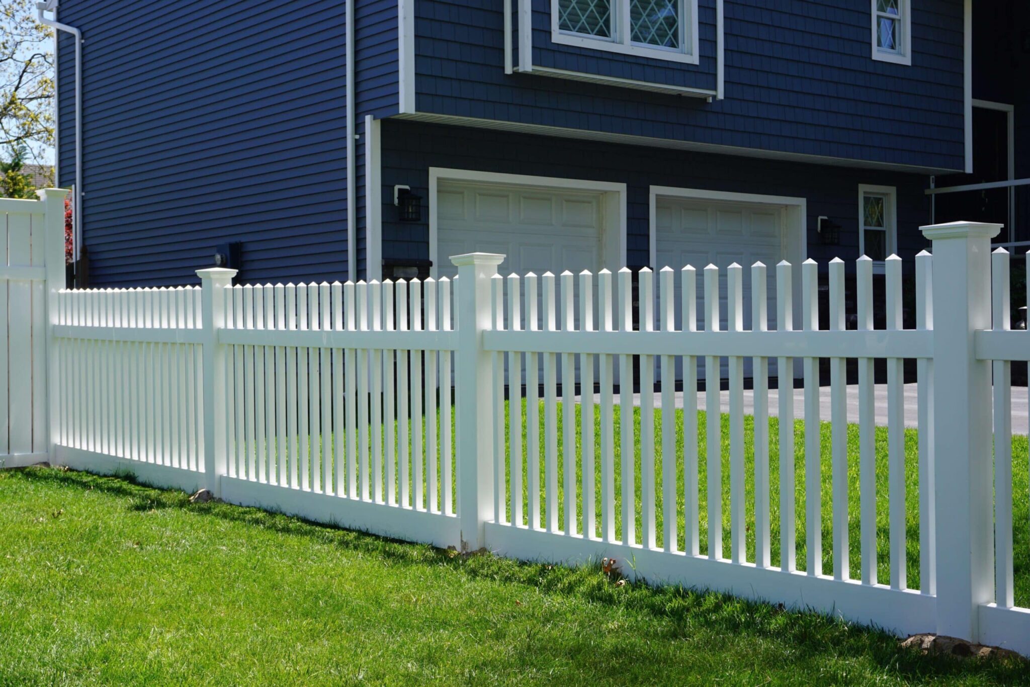 Picket Fencing NJ - White Picket Fence Near Toms River, Freehold, NJ